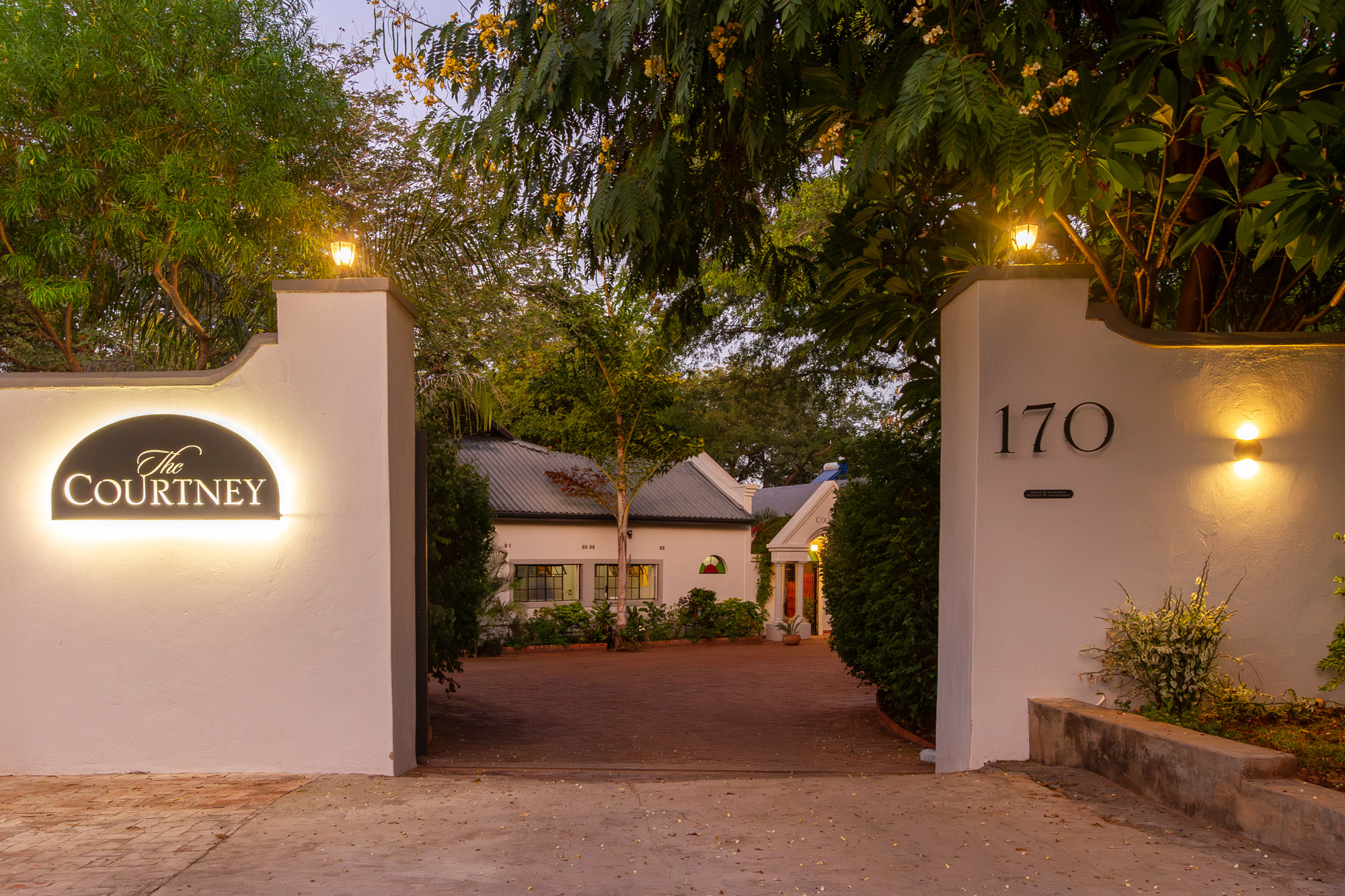 The Courtney Lodge – Victoria Falls